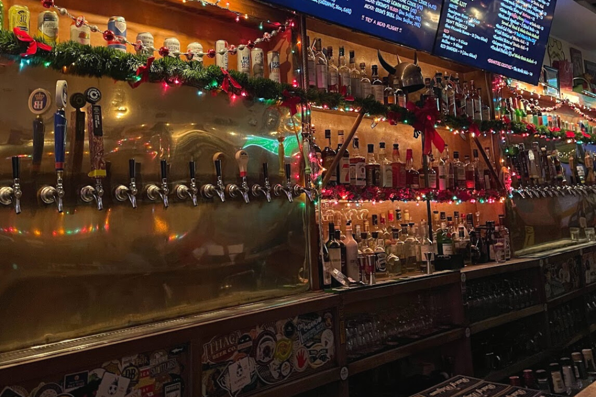 5 Fun Bars In NYC For Games Dancing Drinks Cool Bars NYC 5 Fun Bars In NYC For Games Dancing Drinks Cool Bars NYC